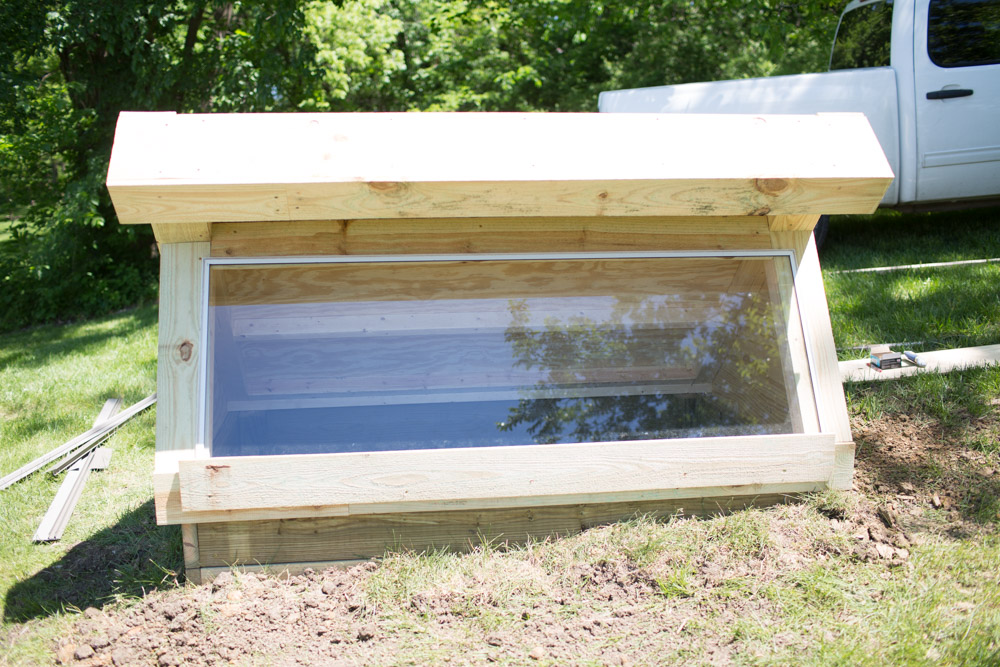 DIY Cold Frame Garden Box Greenhouse for Early Spring and Late Winter