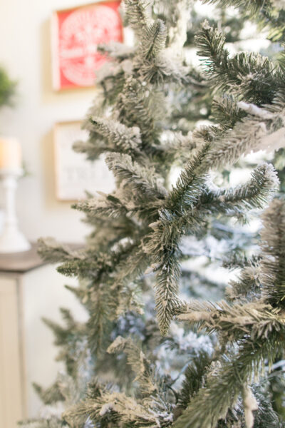 Ultimate Guide on How to Flock a Christmas Tree