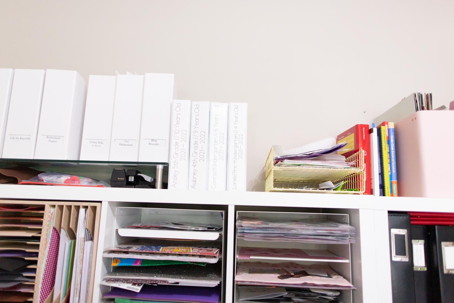 Simple Way to Organize Kid's School Work and Art Projects (Seriously Easy)