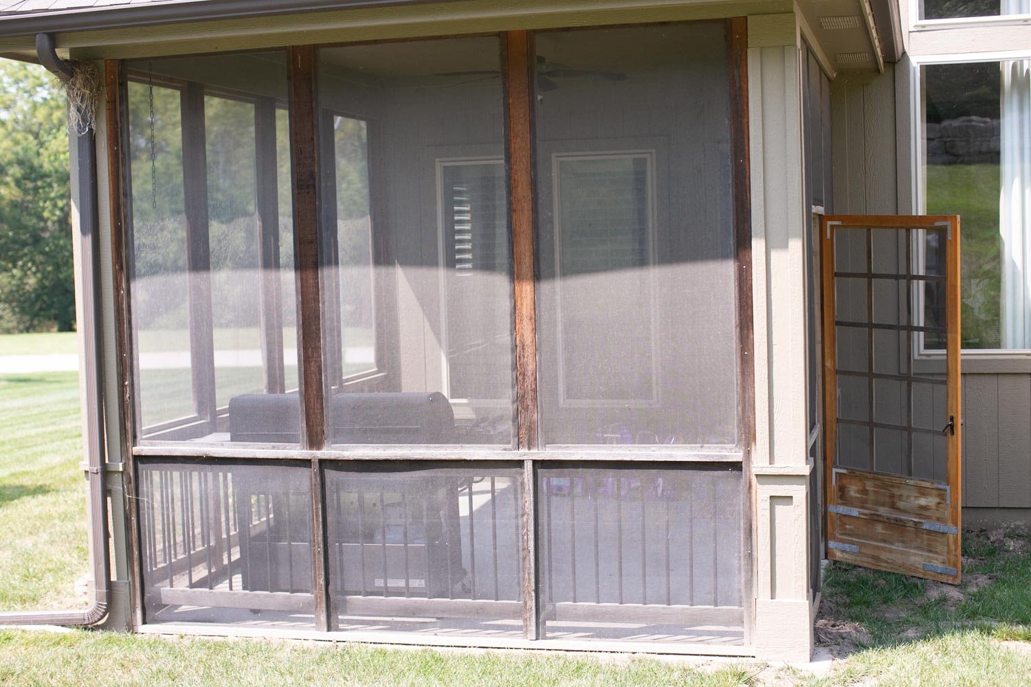 Problems with Screened-In Porches (Things You Really Need to Know)