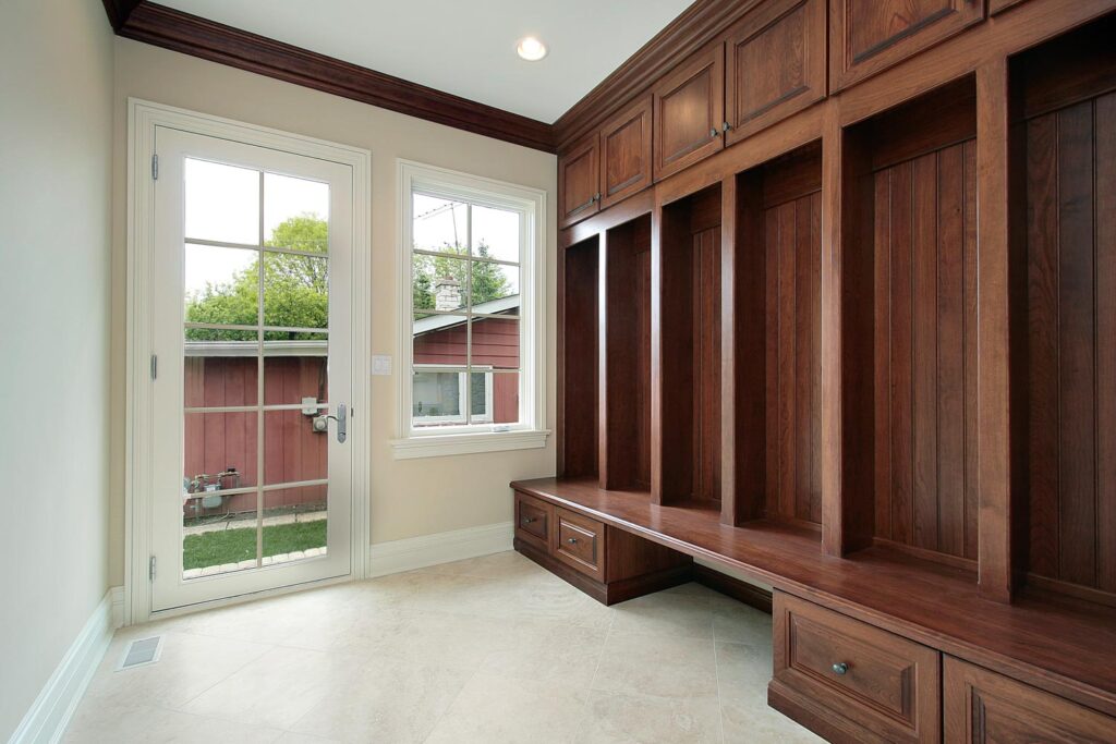 Overview of Mudrooms - Tips for a Functional and Organized Space