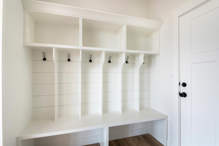 Overview of Mudrooms - Tips for a Functional and Organized Space