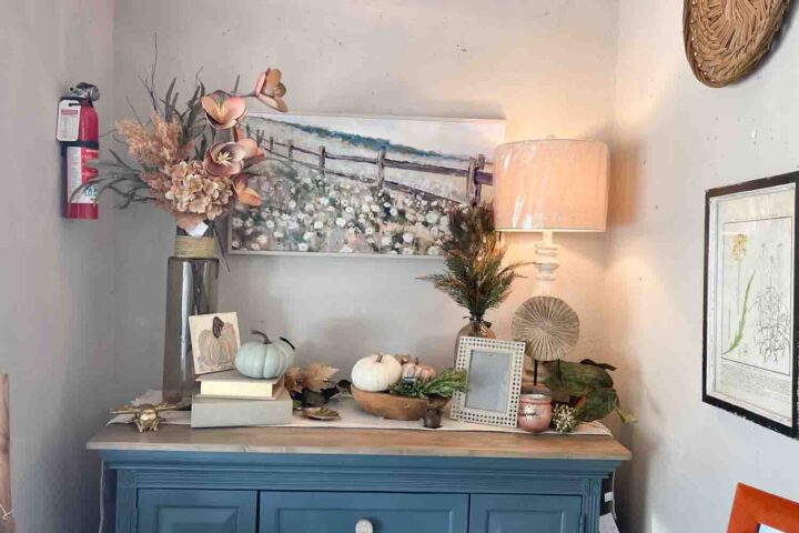 9 Easy Steps to Decorating a Console Table for Fall and Autumn
