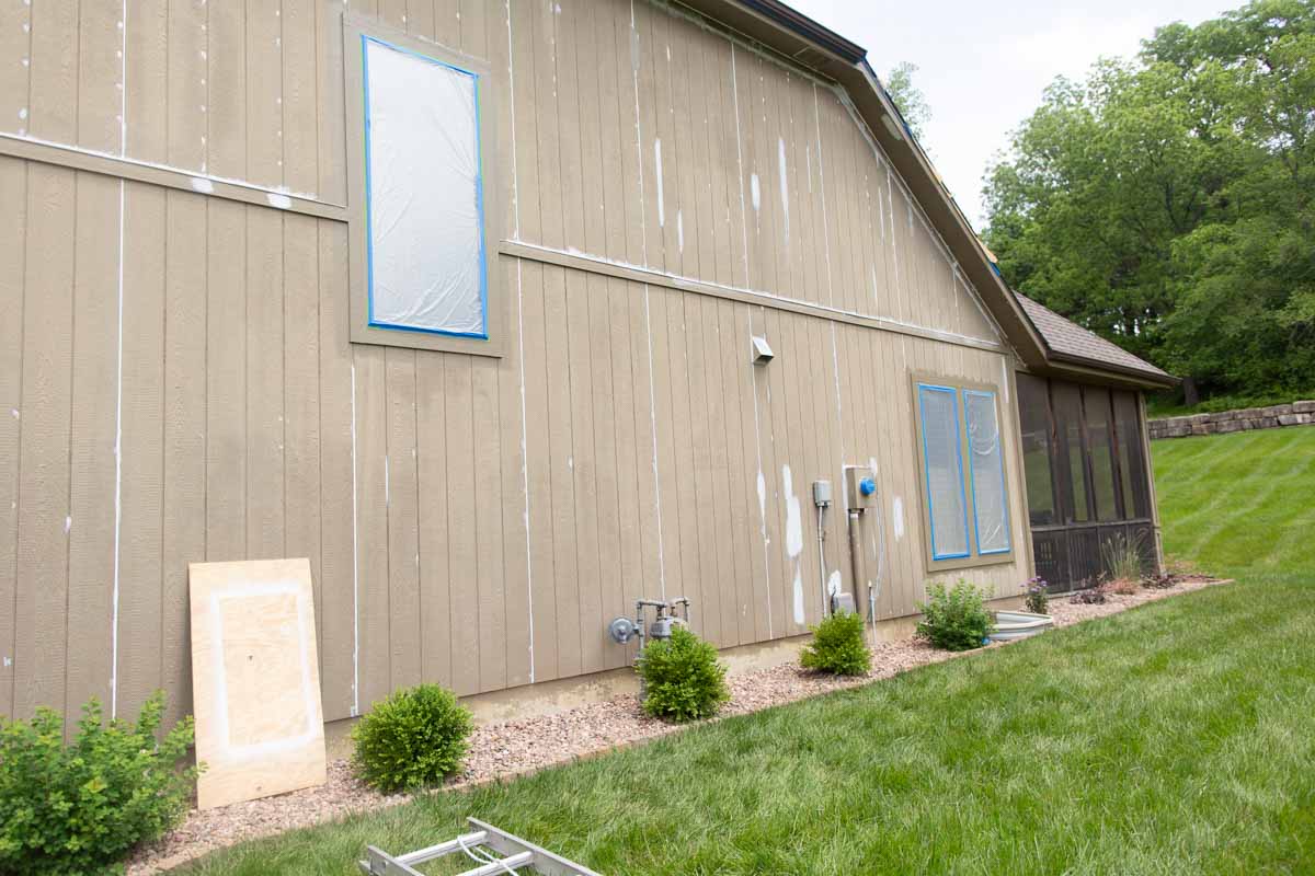 Best 10+ Tips to Spray Paint House Exterior (Save Time)