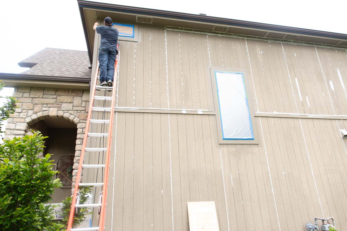 Best 10+ Tips to Spray Paint House Exterior (Save Time)